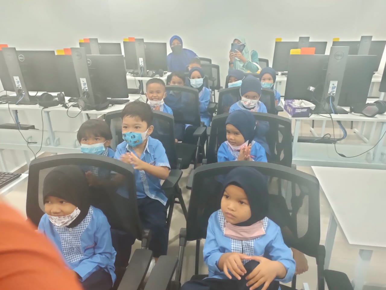 Program Advokasi dan Mewarna Sempena Hari Raya – NADI Kg Labi Tualak